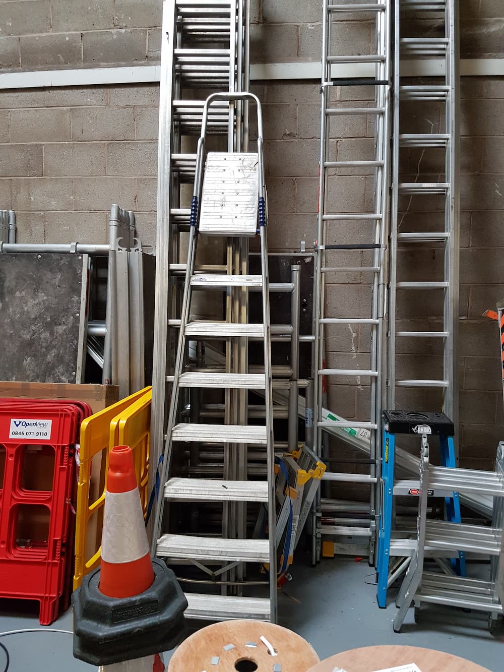 Steps and Ladder Practical use and Awareness - Health & Safety Training ...